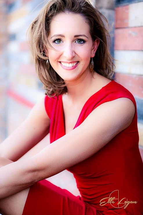 Anna Chistofaro (Soprano) - Short Biography [More Photos]