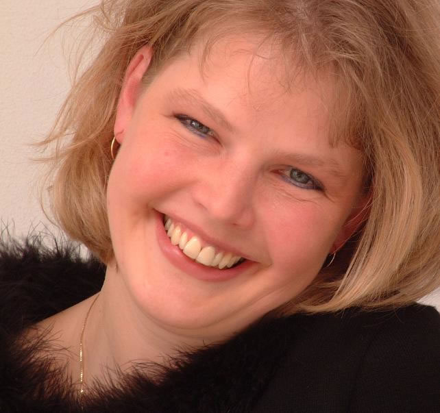 Marjon Strijk (Soprano) - Short Biography